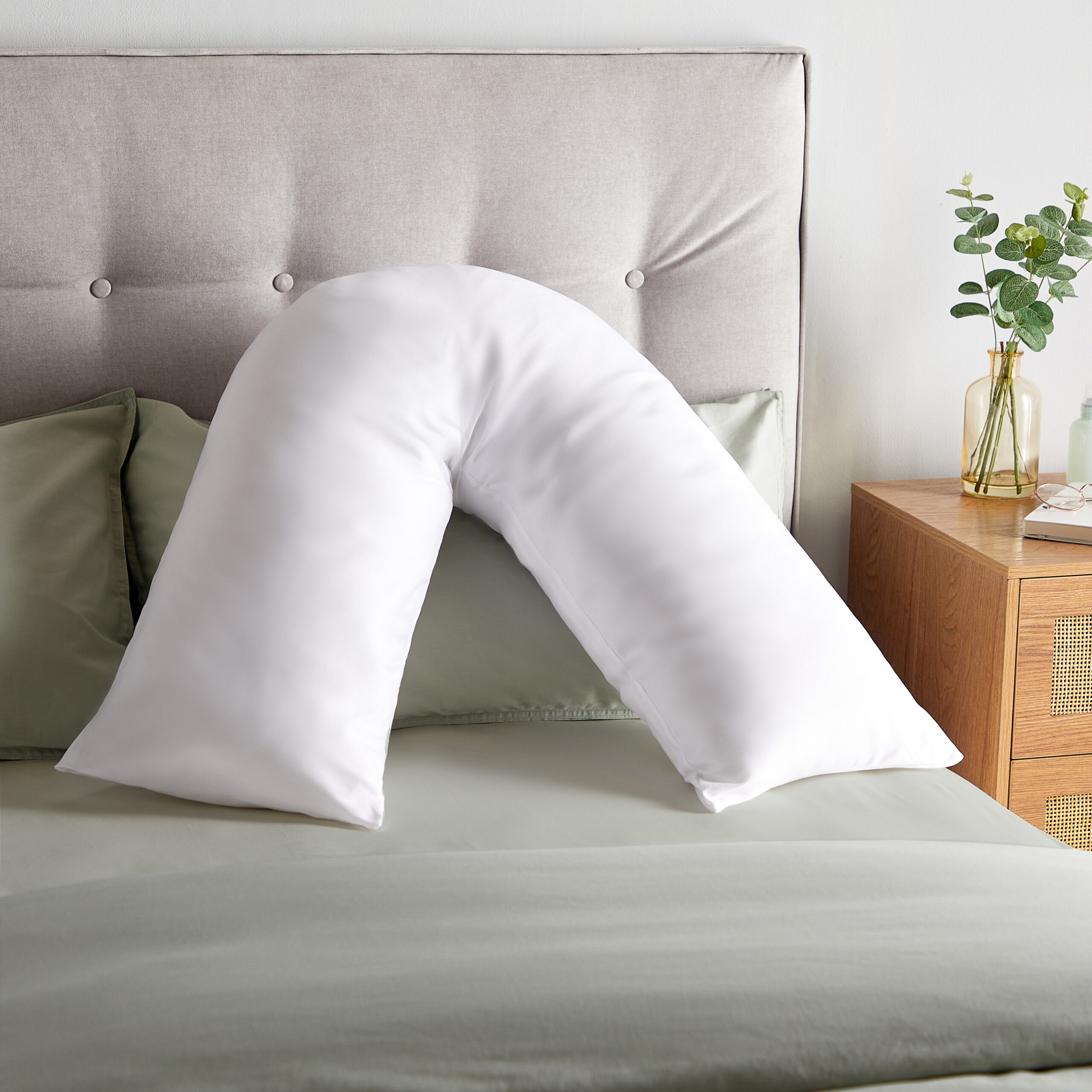 Silentnight V Shaped Support Pillow - Love Sleep
